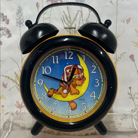 Garfield | Office | Garfield Vtg 978 Jumbo Alarm Clock | Poshmark